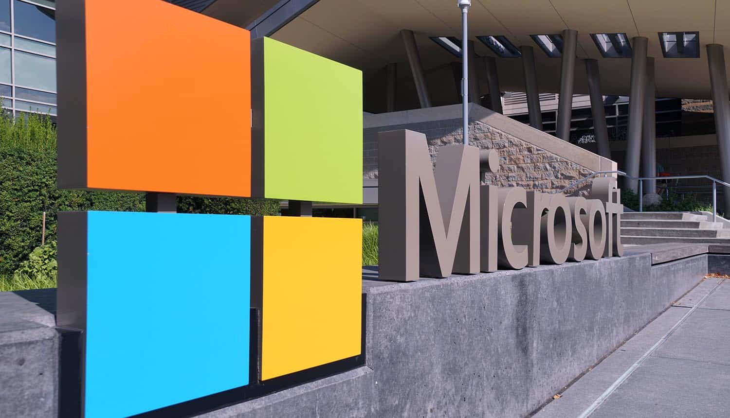 Mirai Botnet Trojans Actively Exploiting Microsoft Azure Vulnerability And Locking Other Hackers