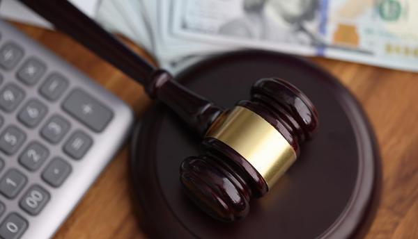 Investigation Finds Elon Musk May Have Violated FTC Order With Failure ...